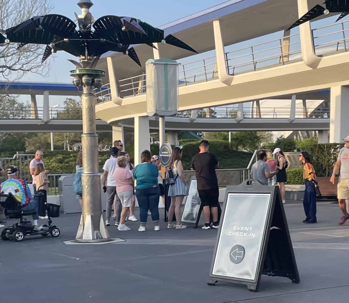 Tron Passholder Preview / Everything You Need To Know! - Dancing To Disney