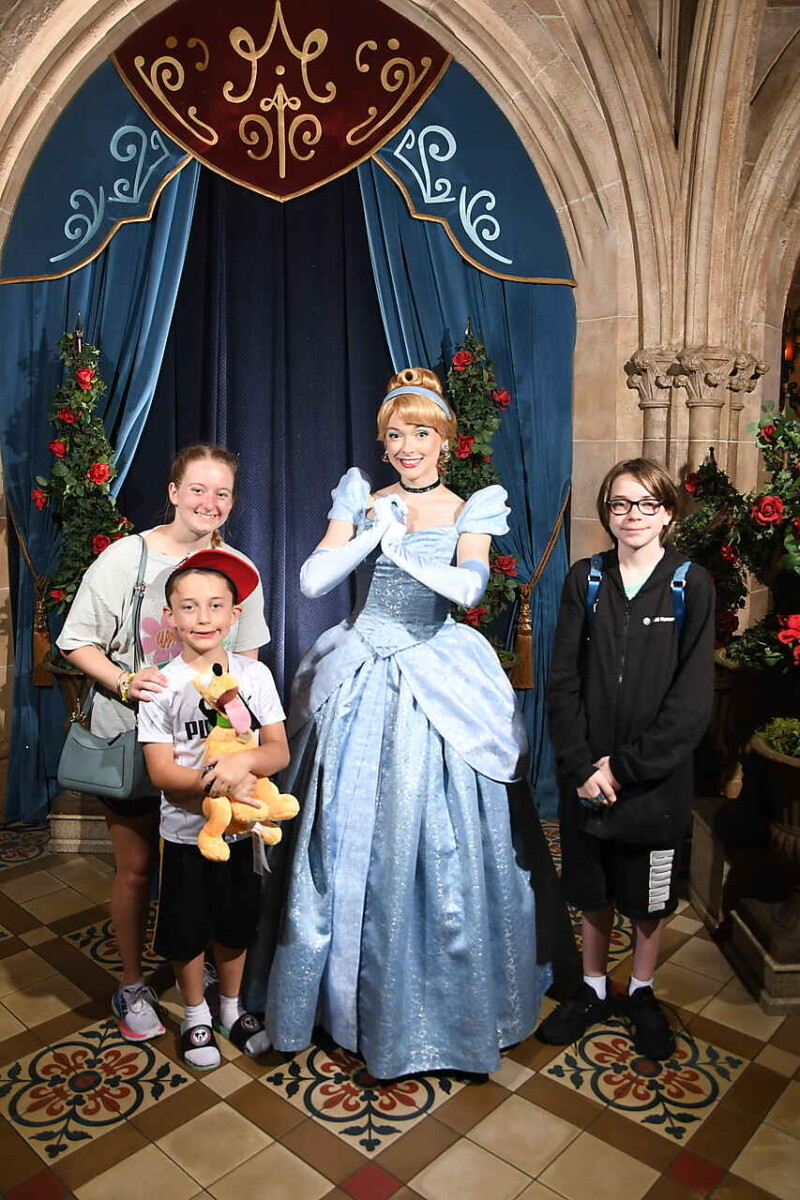 Meeting Disney Characters! - Dancing To Disney